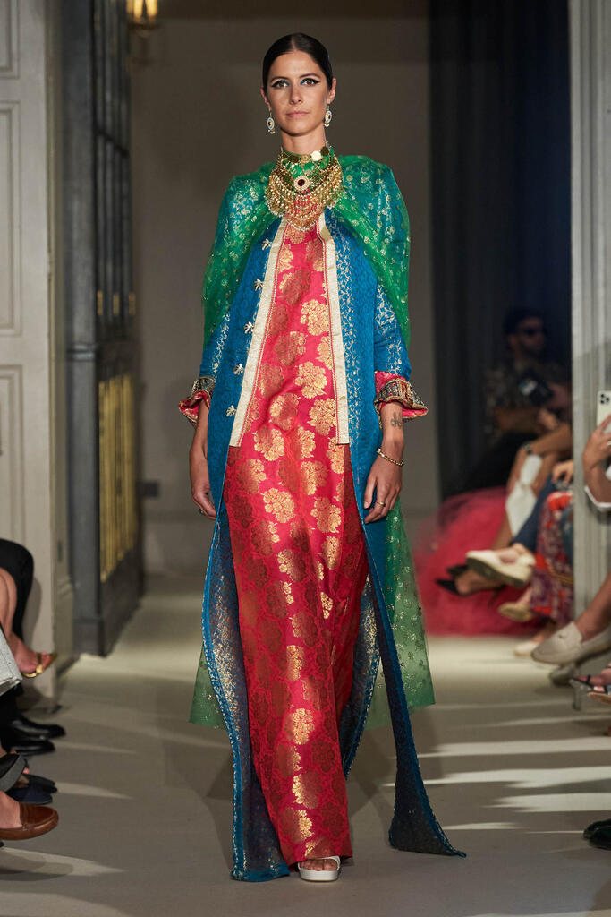 LARA DIZEYEE FW 23-24 HAUTE COUTURE | Foto Sfilata Amica