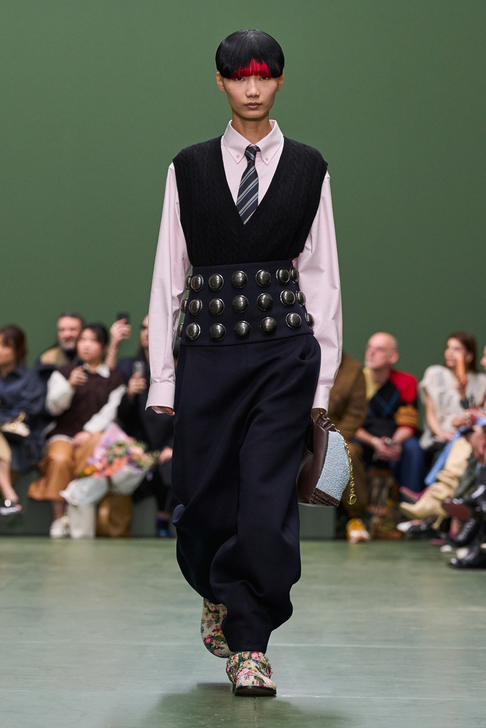 LOEWE FW 24-25 WOMEN | Foto Sfilata Amica