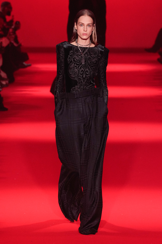 VETEMENTS FW 24-25 WOMEN | Foto Sfilata Amica