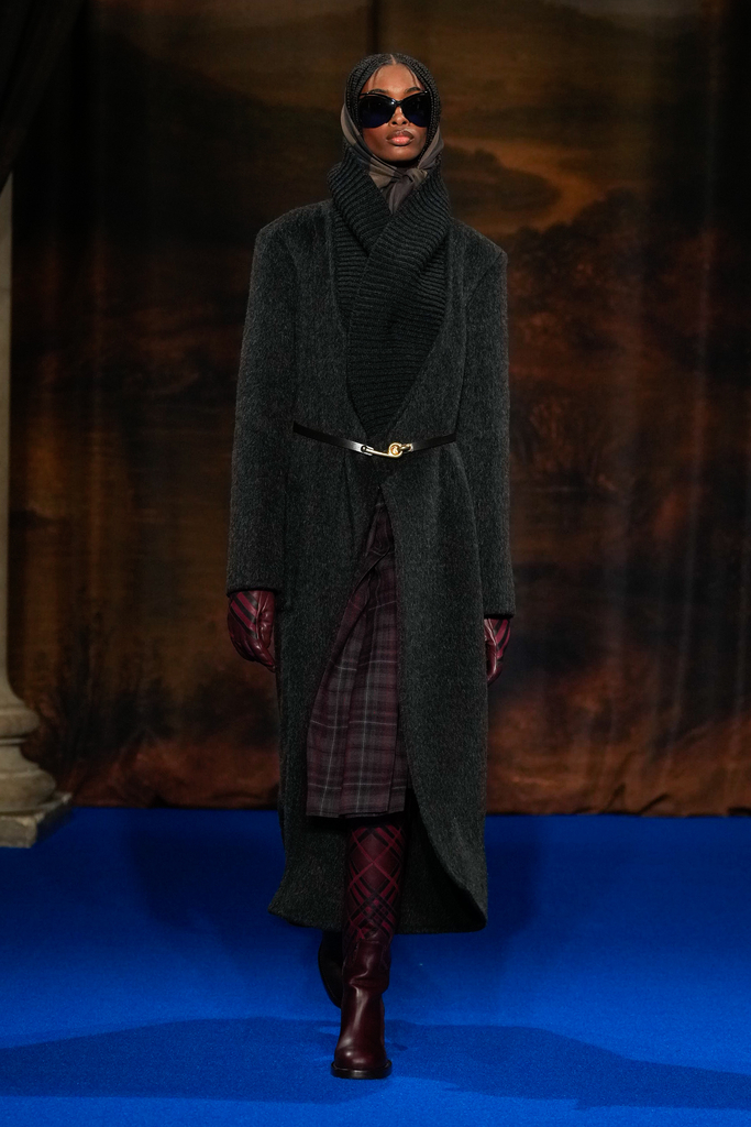 BURBERRY FW 25-26 WOMEN | Foto Sfilata Amica