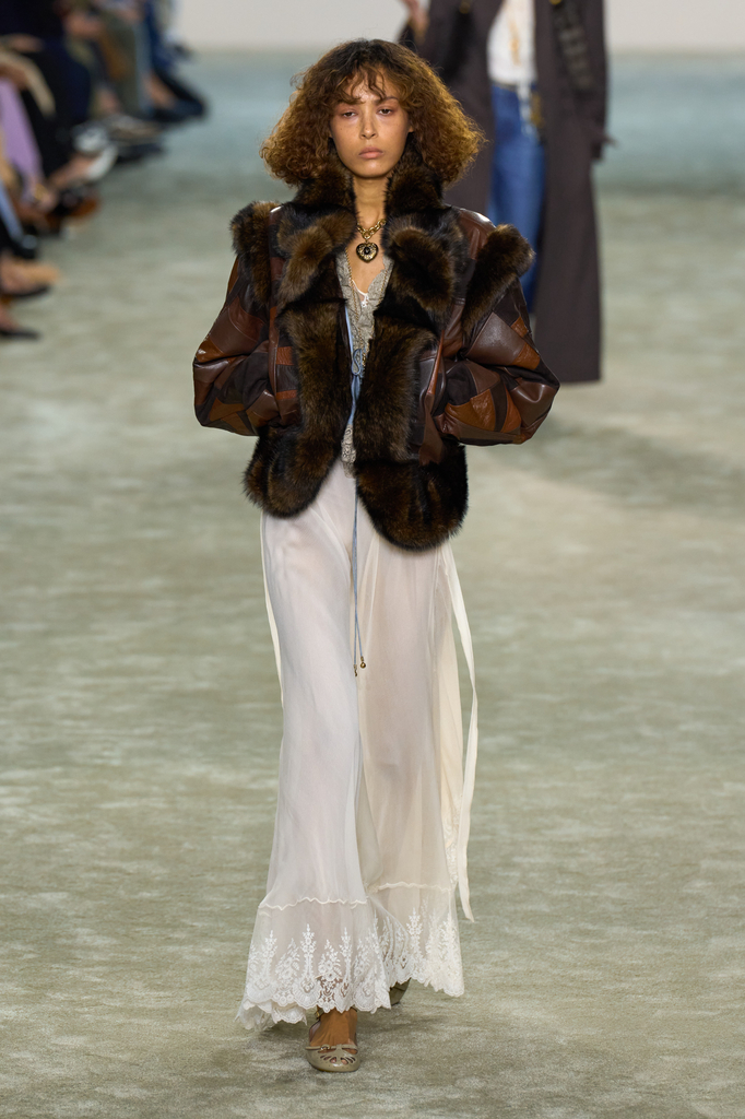 CHLOE FW 25-26 WOMEN | Foto Sfilata Amica