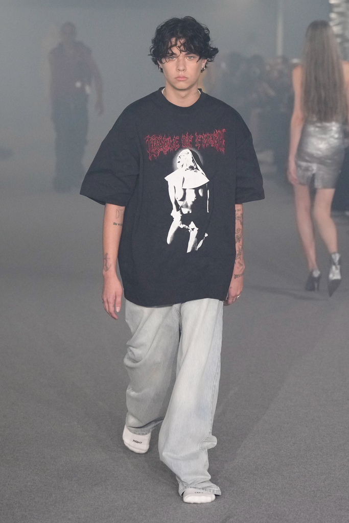 VETEMENTS SS 2025 WOMEN | Foto Sfilata Amica