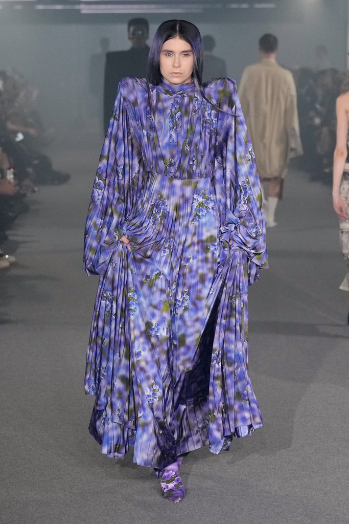 VETEMENTS SS 2025 WOMEN | Foto Sfilata Amica
